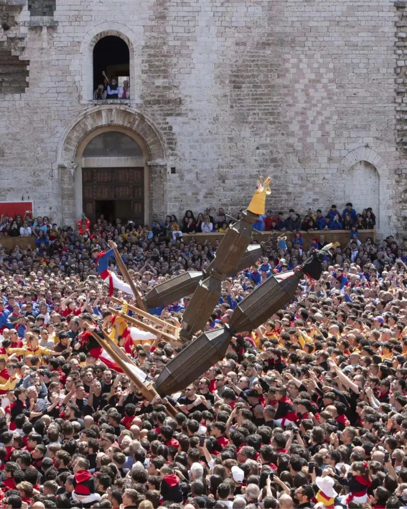 Festa dei Ceri Mezzani 2026 a Gubbio: torna la grande corsa dei giovani ...